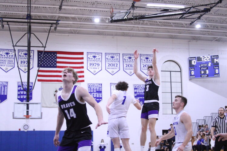 Braves get revenge, topple Ishpeming | News, Sports, Jobs - Daily Press